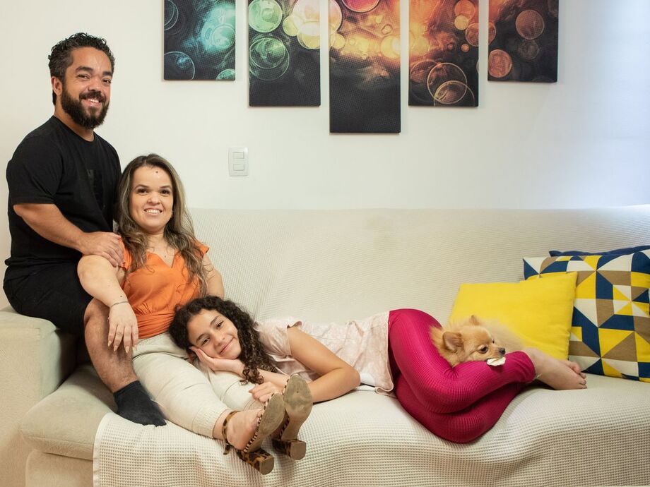 Modelo e ator com nanismo só conheceu alguém como ele aos 17 anos