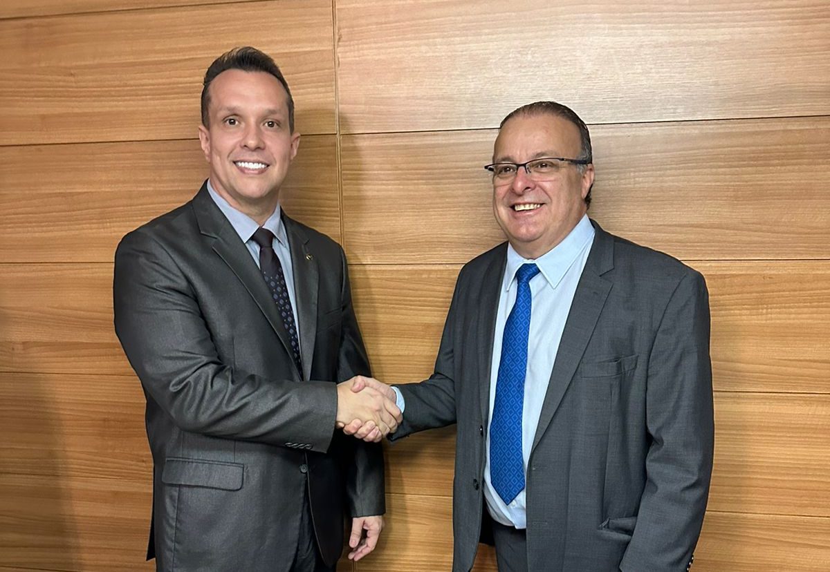 Paulinho Freire renuncia e Ériko Jácome assume presidência da Câmara de Natal