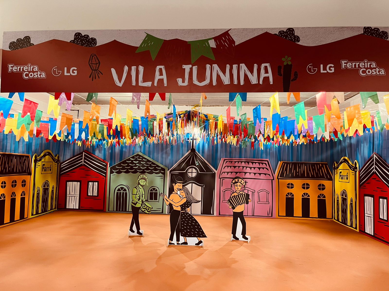 Vila Junina anima os fins de semana na Ferreira Costa