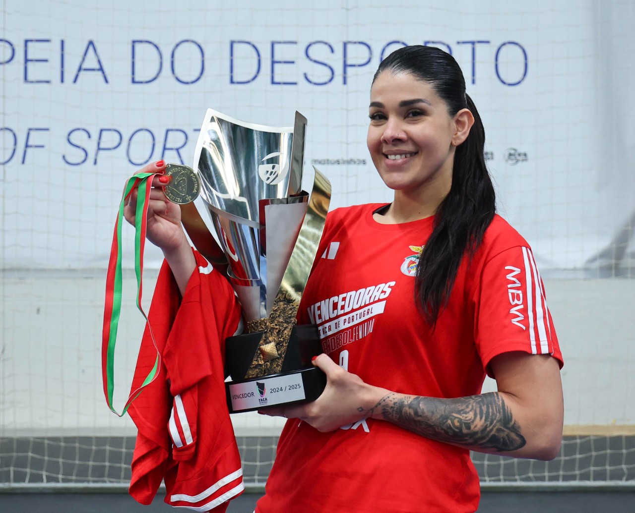 Handebol: potiguar Samara Vieira comemora segundo título com o Benfica